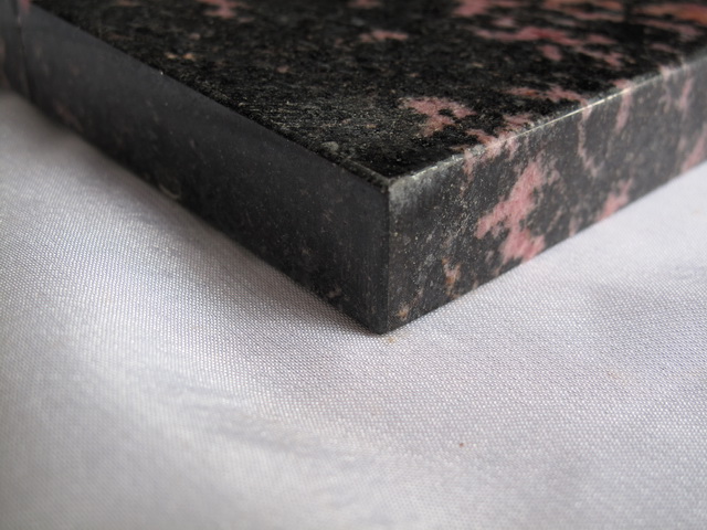 Rhodonite Tile 40x40cm